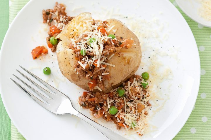 Bolognese jacket potatoes / Recipes • Wilcox
