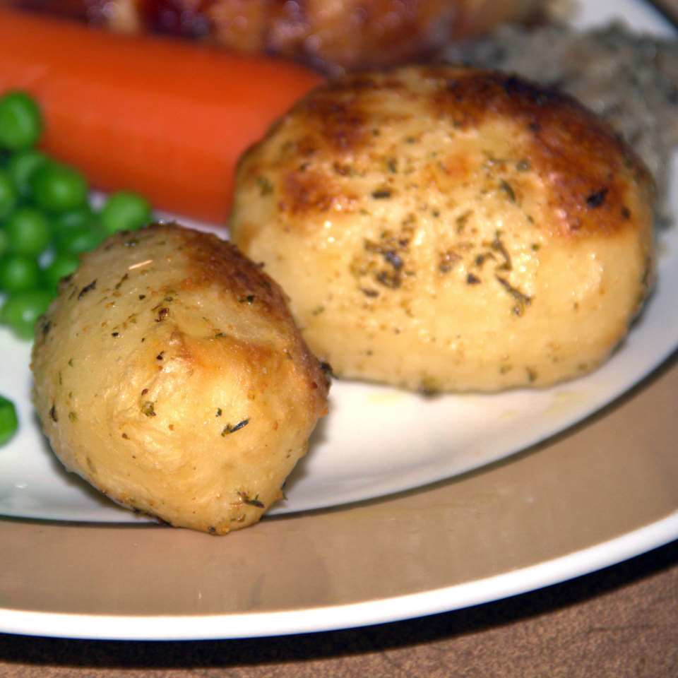 Herbed Roast Potatoes / Recipes • Wilcox